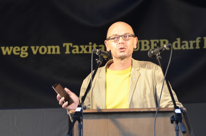 Rede Ganserer Podium Nürnberg Foto Christian Liss | Taxi Times